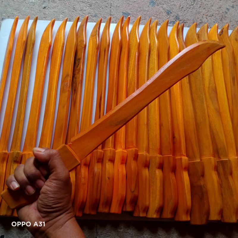Jual Mandau/Pedang Kayu Jati Peraga Latihan Silat Beladiri IPSI/Mandau ...