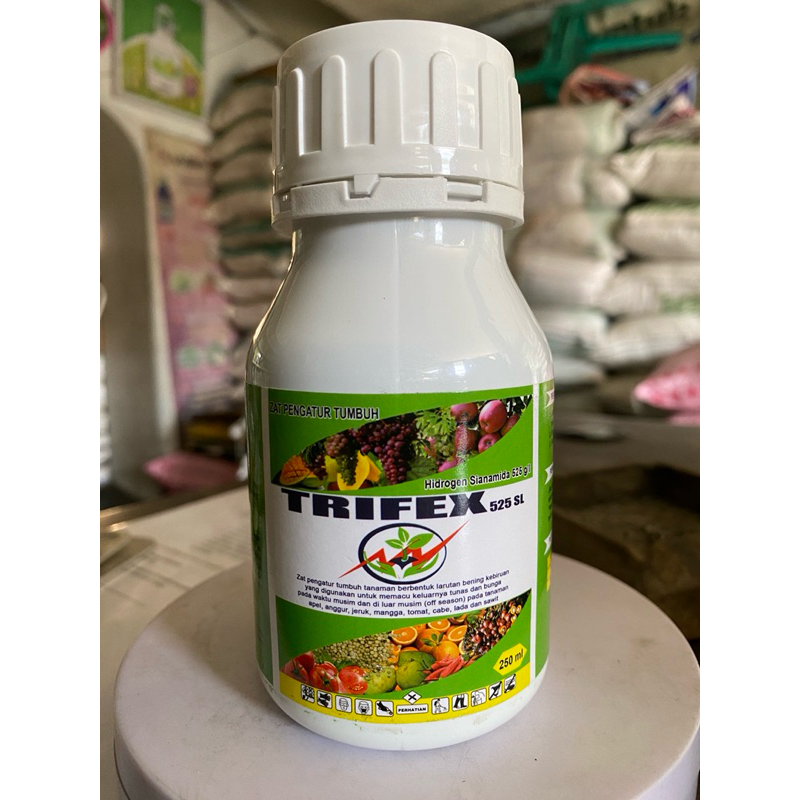 Jual zpt trifex 525 sl 250 ml | Shopee Indonesia