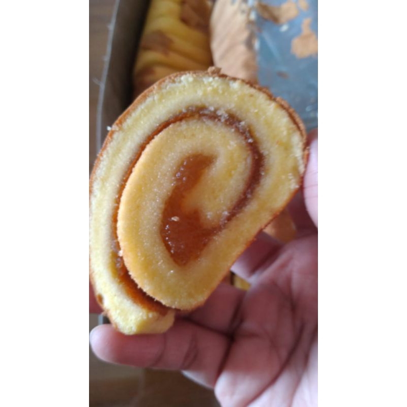 Jual bolu gulung sajiyem #bolukhassolo #oleholehsolo #boluhajatan ...