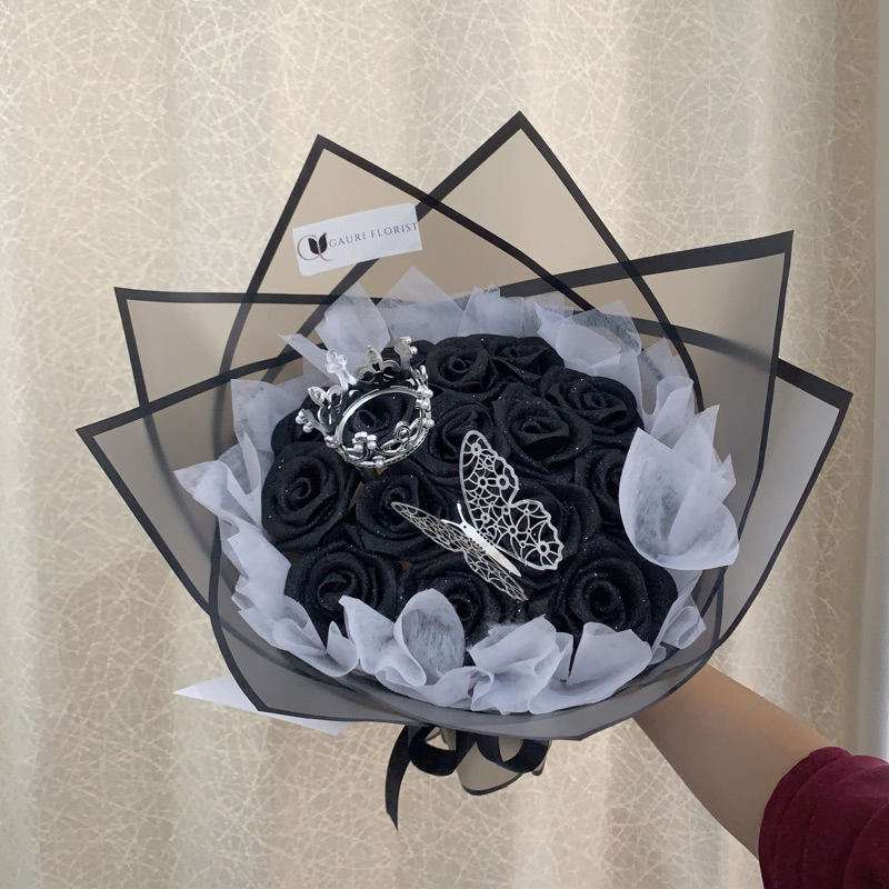 Jual 15 Tangkai Black Rose Glitter Bouquet Gauri Florist Kediri ...