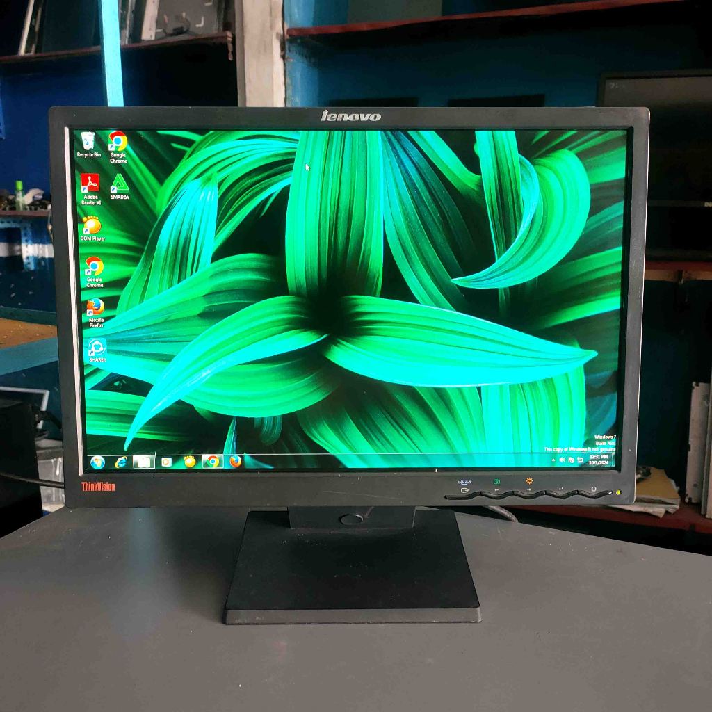 Jual Monitor Lcd Merk Lenovo Ukuran Layar 19 Inch Kondisi Normal ...