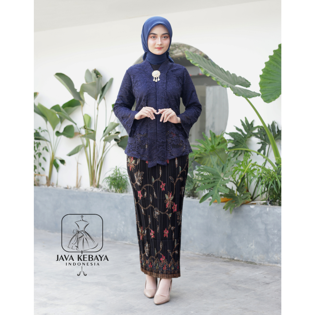 Jual Biru Navy - Atasan & Setelan 𝗞𝗲𝗯𝗮𝘆𝗮 𝗙𝗹𝗼𝘆 𝗕𝗿𝘂𝗸𝗮𝘁 untuk Wisuda ...