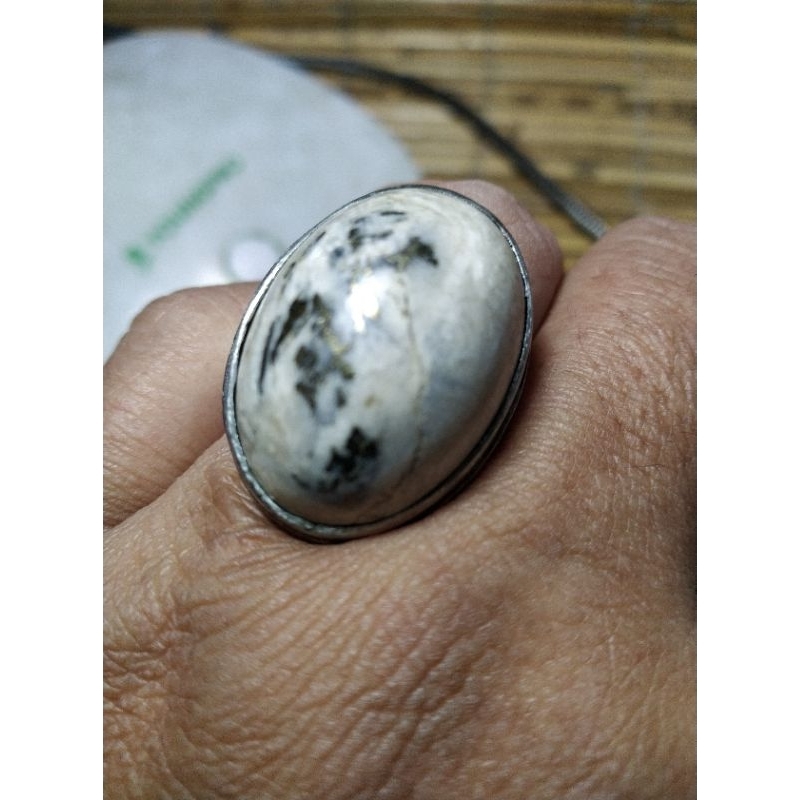 Jual Batu Posil Kelor Putih Serat Tembaga unik dan antik | Shopee Indonesia