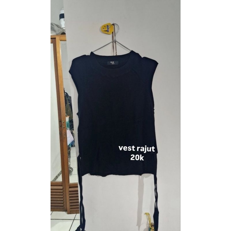 Jual vest rajut hitam (KEEP EVENT) | Shopee Indonesia