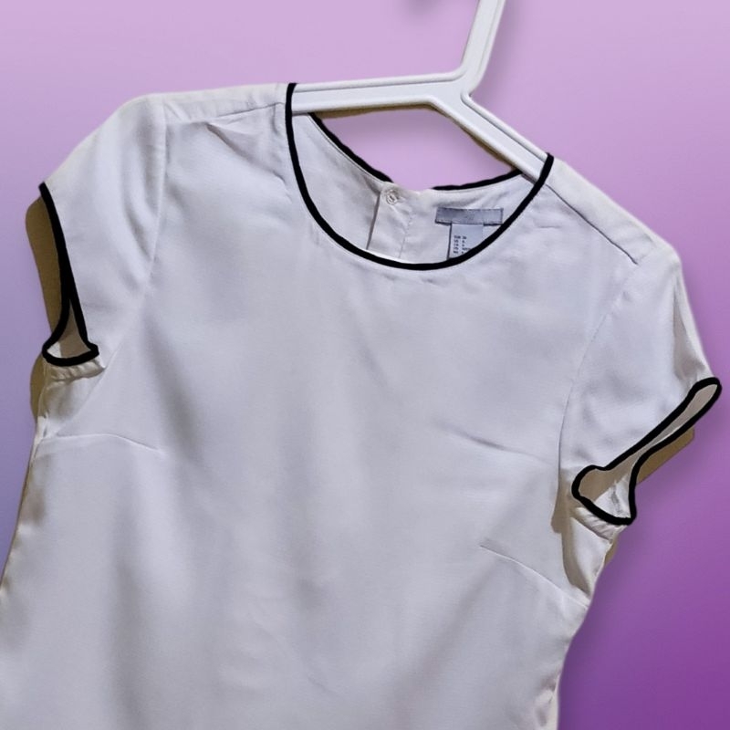 Jual ATASAN WANITA H&M (PUTIH LIST HITAM) | Shopee Indonesia