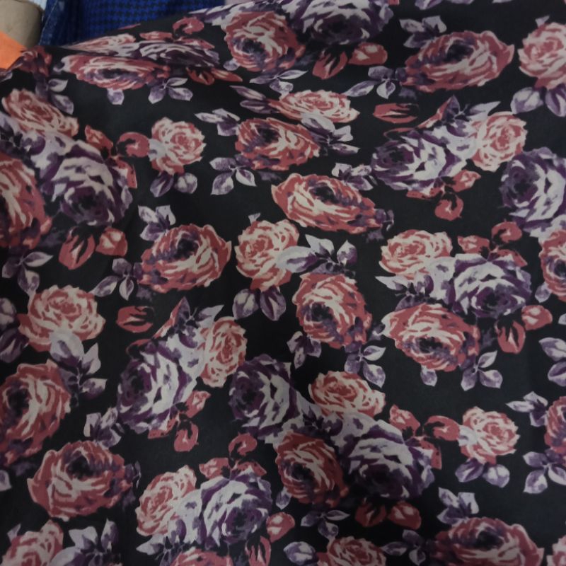 Jual Kain Satin Silk Motif Bunga Import - Kain Satin Silk Garmen - Kain ...