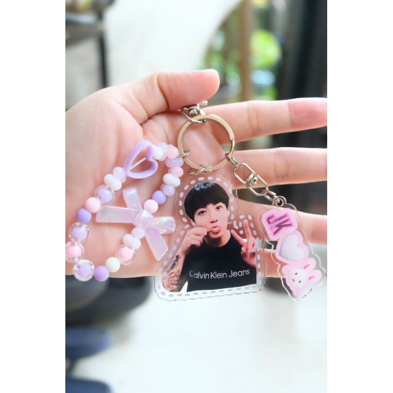 Jual bag charm BTS | Keychain BTS | gantungan kunci BTS | keychain ...