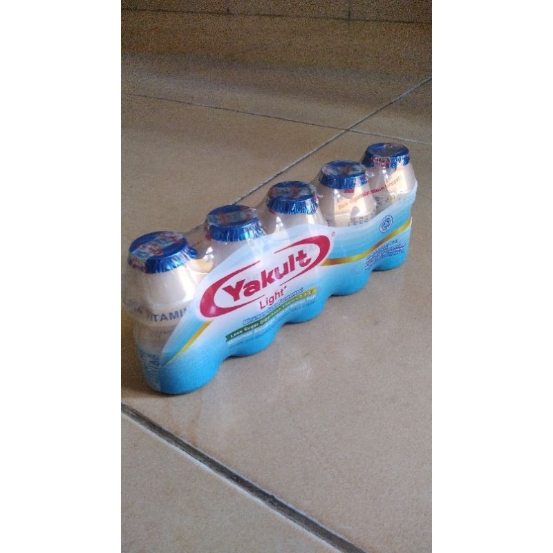 Jual Yakult Light Less Sugar Minuman Probiotik Kesehatan Less Sugar ...