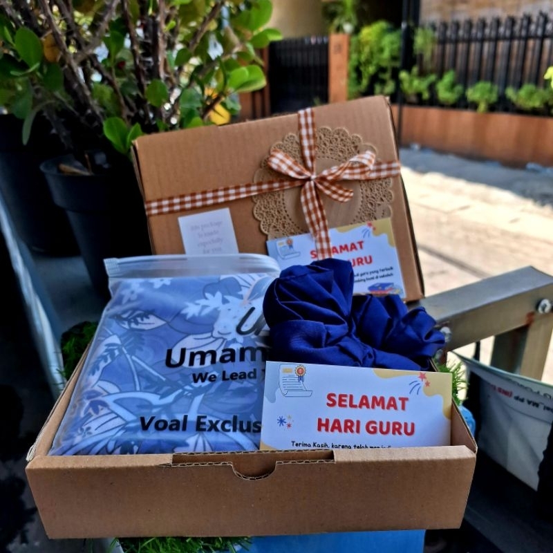 Jual Hampers Hijab Umama Seragaman Hampers Murah Gift Box Hadiah Guru ...
