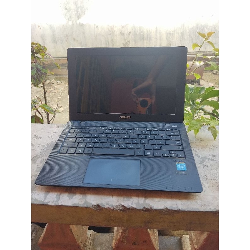 Jual Laptop notebook Asus X200m ram 4gb minus original seken bekas ...