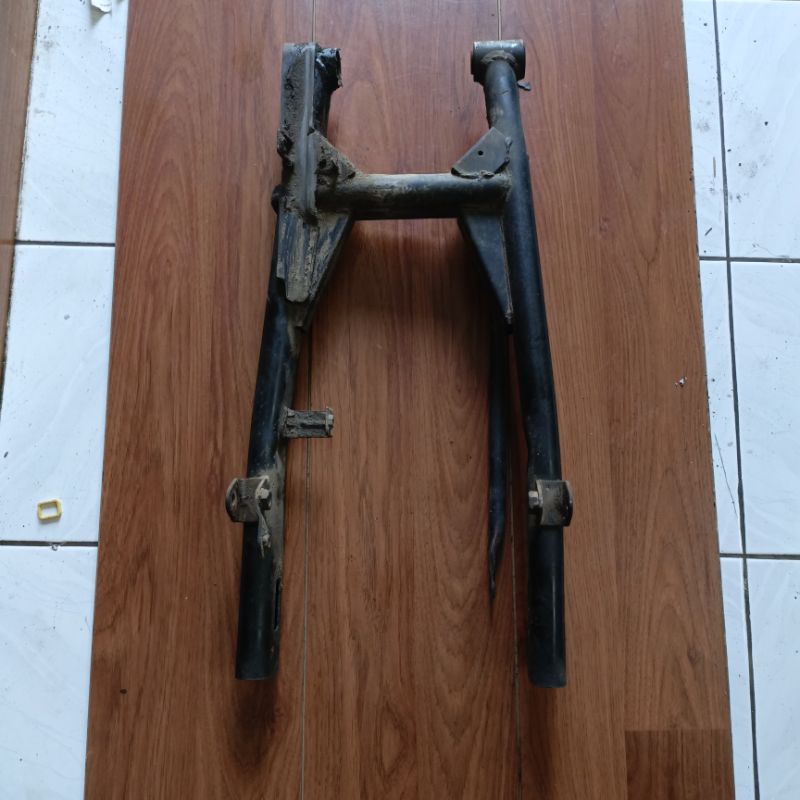Jual swing arm arem oval original bajaj pulsar 180 ug4 200 | Shopee Indonesia