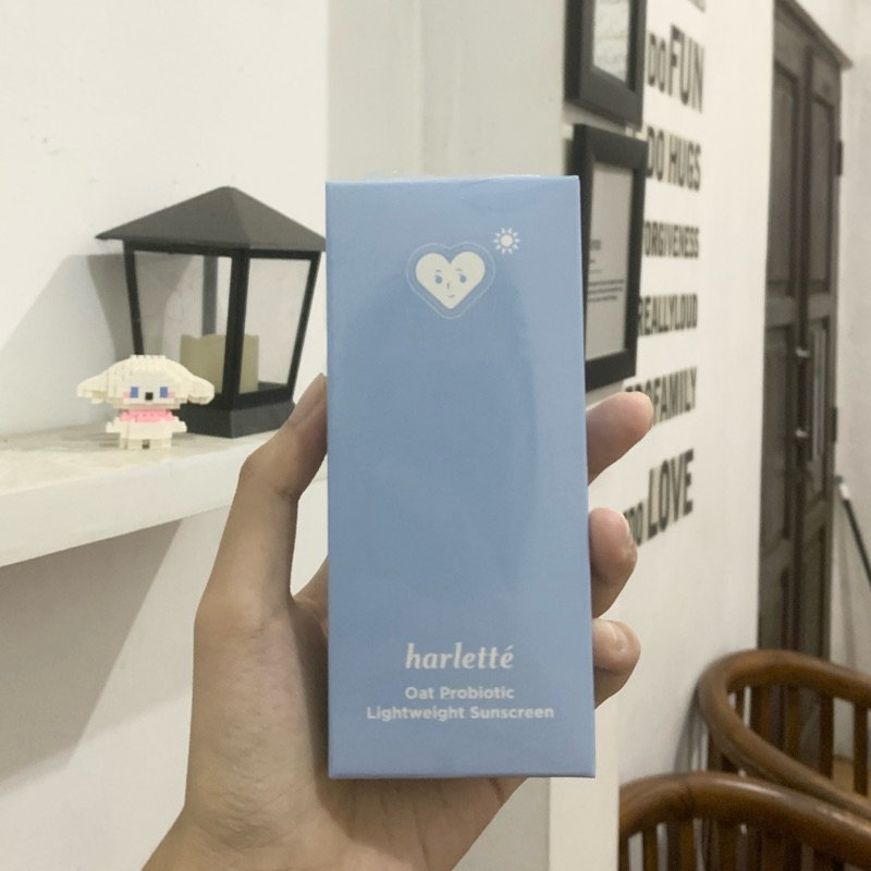 Jual Harlette Oat Probiotic Lightweight Sunscreen SPF 50 PA ...
