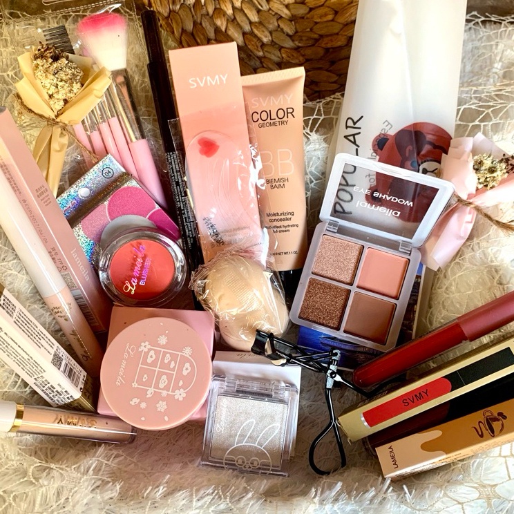 Jual Produk Laris LAMEILA 16in1 Double Hemat Paket make up lengkap ...