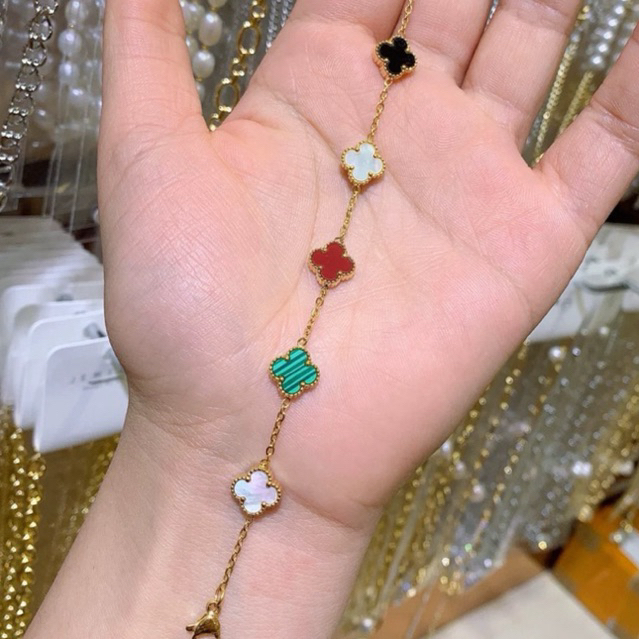 Jual Uwanshop2 - Gelang Tangan Titanium Wanita Model Clover Warna ...