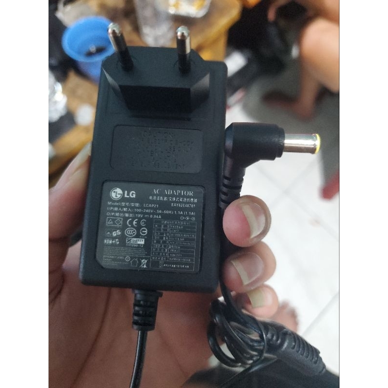 Jual Adaptor Charger Power Supply LG Monitor 19V - 0.84A Adapter ...