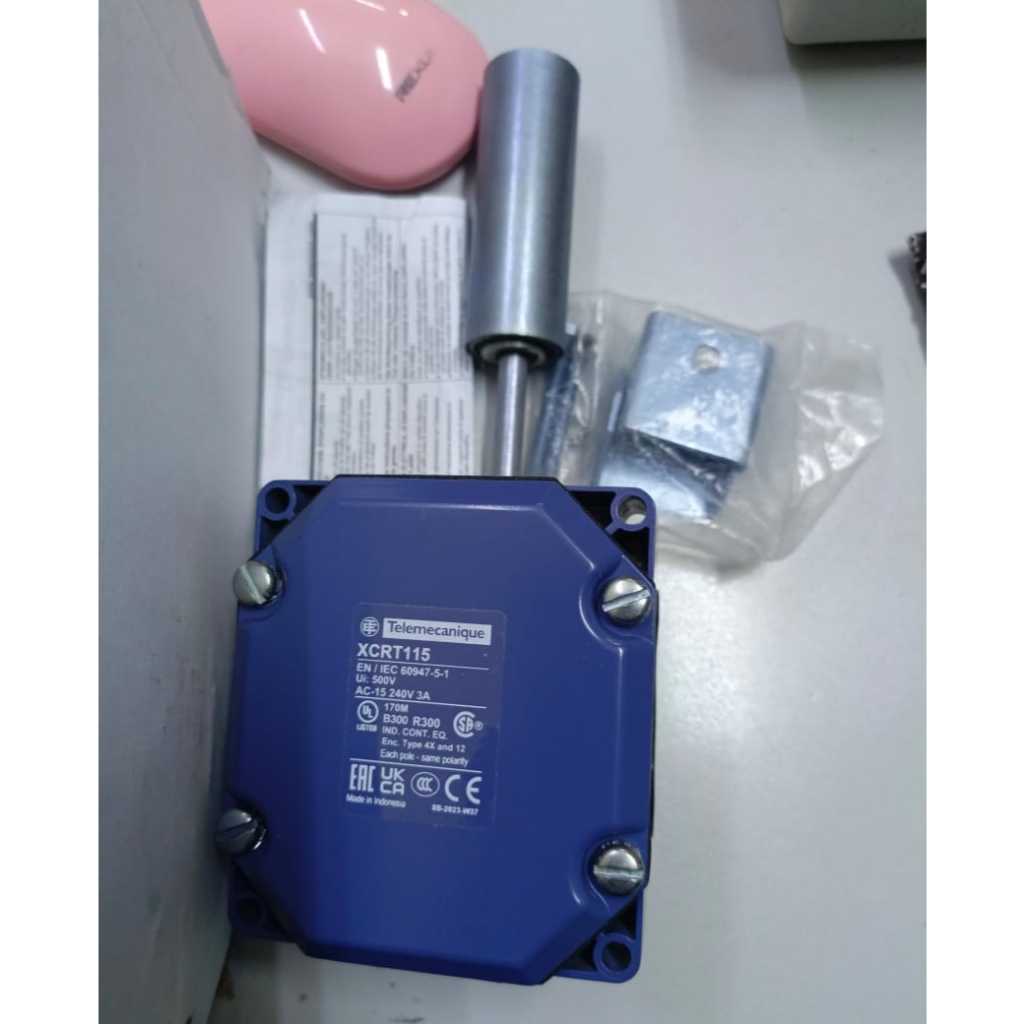Jual TELEMECANIQUE LIMIT SWITCH XCRT115 CONVEYOR BELT SHIFT MONITORING ...