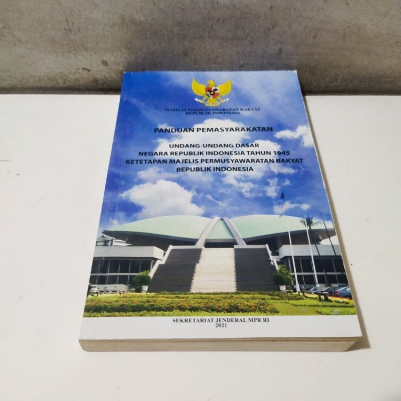 Jual Buku Panduan Pemasyarakatan Undang-Undang Negara Republik Indonesia Tahun 1945 | Shopee ...