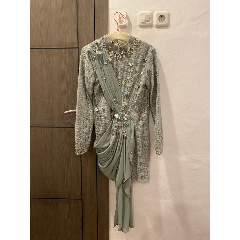 Jual PRELOVED Kebaya Ivory Studio Rtw / Kebaya Kondangan / Kebaya ...