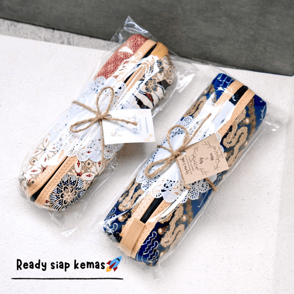 Jual PAKET 100pcs!! SOUVENIR PERNIKAHAN DOMPET BATIK TEMPAT PENSIL BATIK KHAS JOGJA | Shopee ...