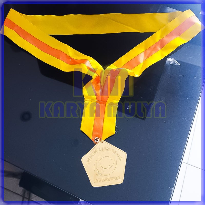 Jual Medali Kelulusan Logo Universitas Esa Unggul Medali Wisuda Universitas - Karya Mulya ...
