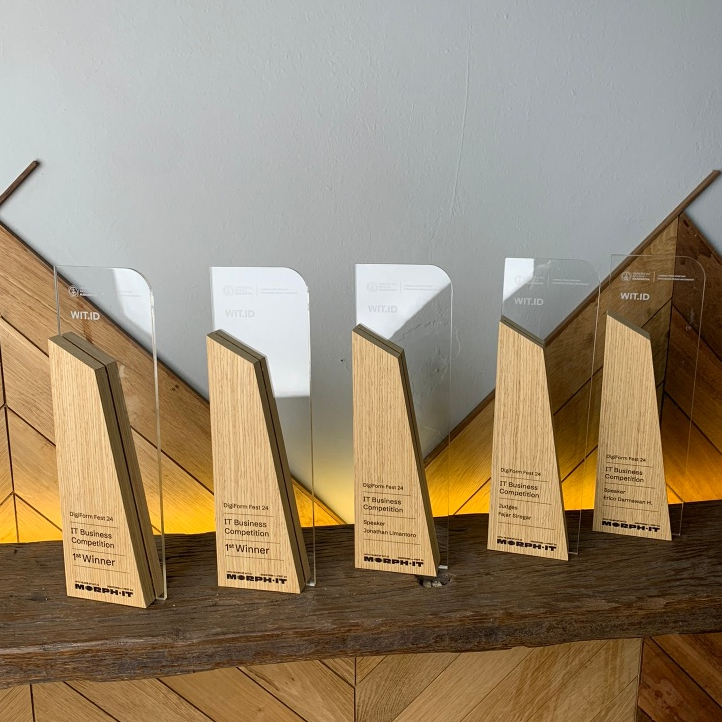 Jual Trophy Kayu Custom (Tipe-9) | Piala Kayu Custom | Plakat Kayu ...