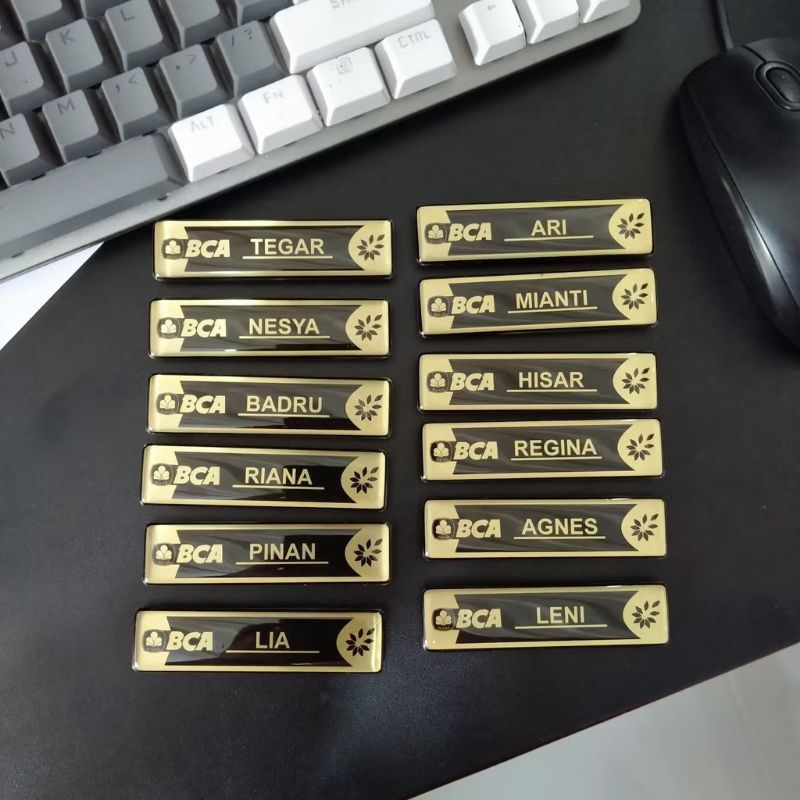 Jual nama dada nametag bank bca bahan kuningan bisa satuan | Shopee ...
