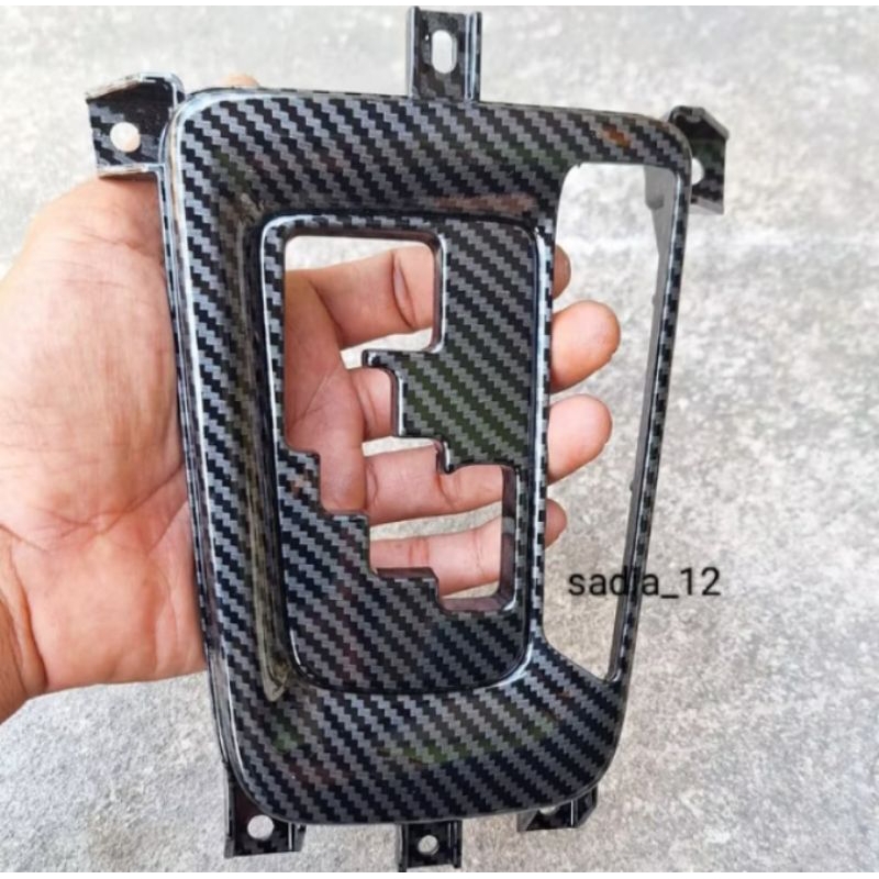 Jual cover shifter cover transmisi matic Toyota Fortuner 2016 up carbon ...