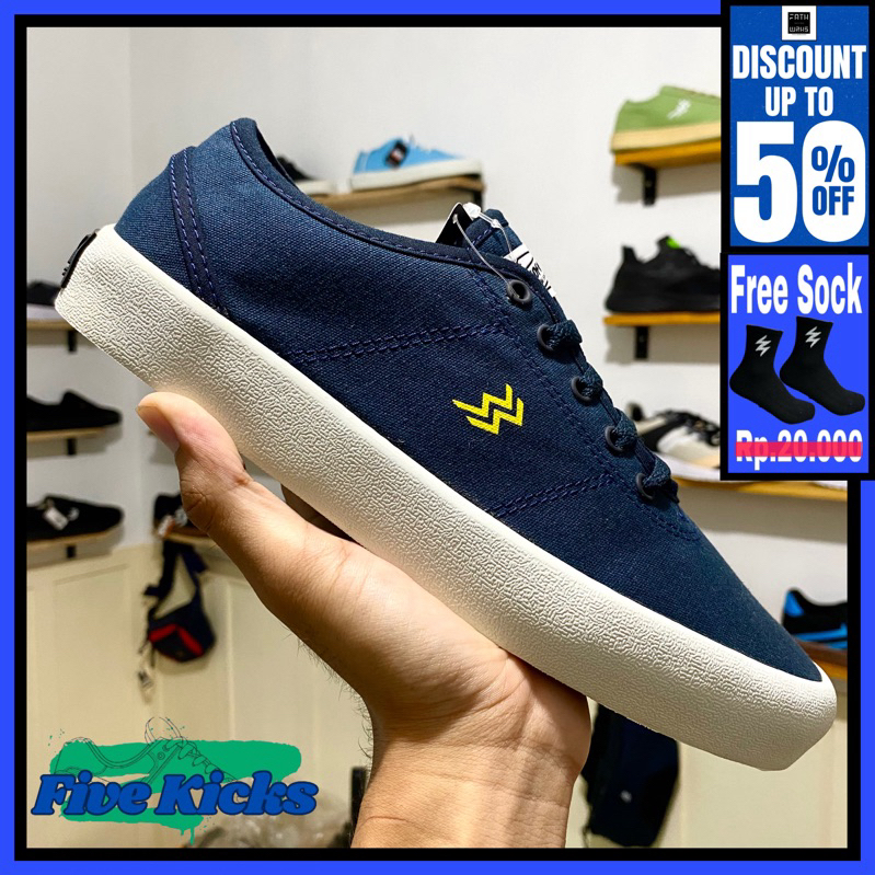 Jual Sepatu Geoff Max Original - Ethan Navy White | Sepatu Pria ...