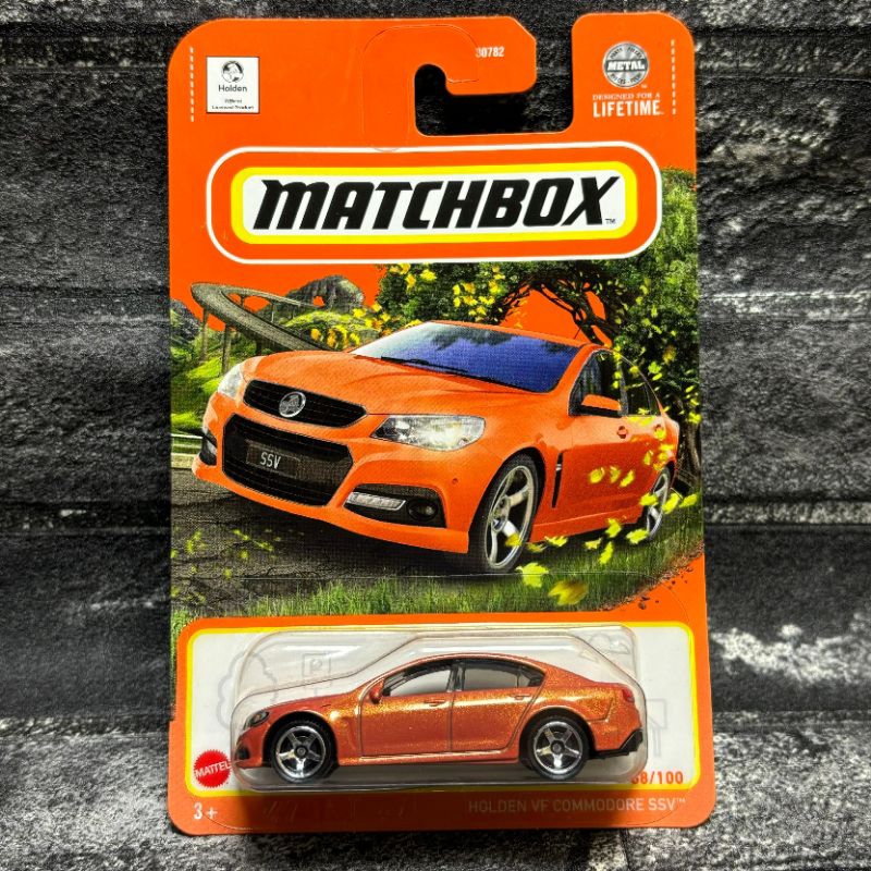 Jual Matchbox Holden VF Commodore SSV Orange Original SNI | Shopee ...
