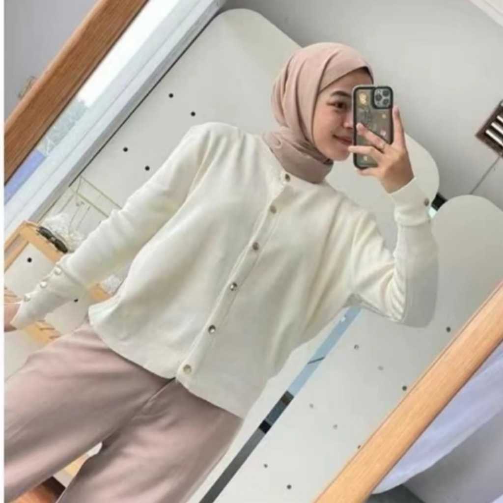 Jual AIRA CARDY BUTTON ATASAN CARDIGAN RAJUT POLOS LENGAN PANJANG KANCING | Shopee Indonesia