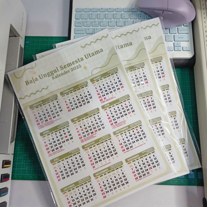 Jual Kalender 2025 Custom Premium Ukuran A4 - Tampil Glossy Lebih ...