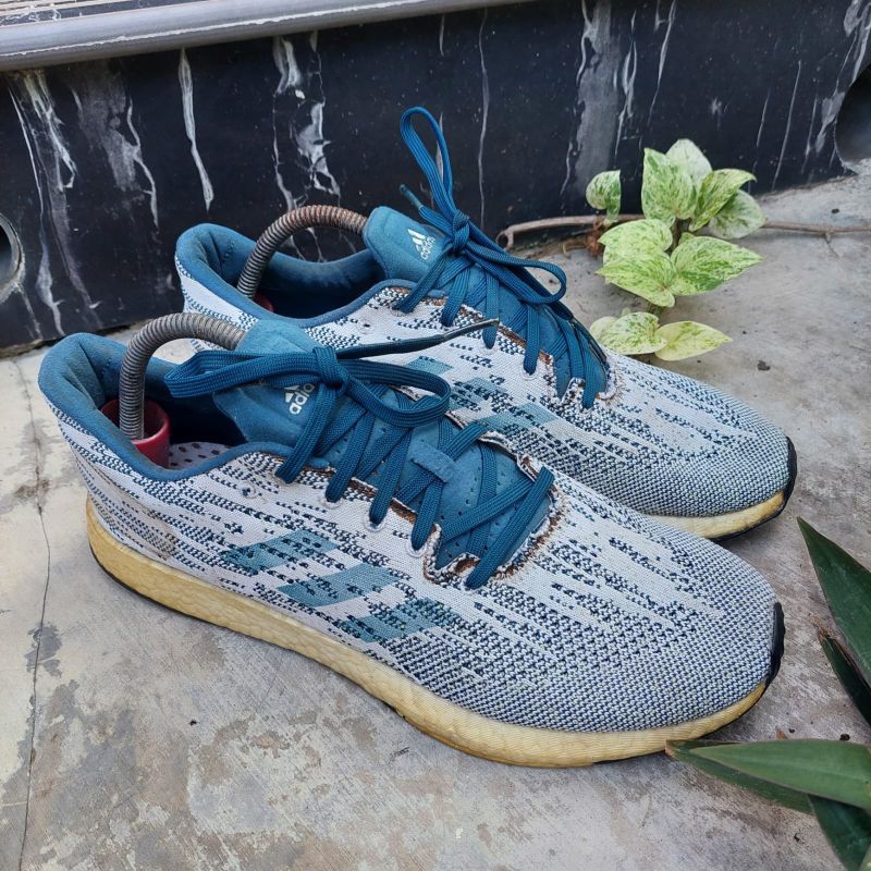 Jual sepatu running second merk Adidas size 43(27,5cm) | Shopee Indonesia