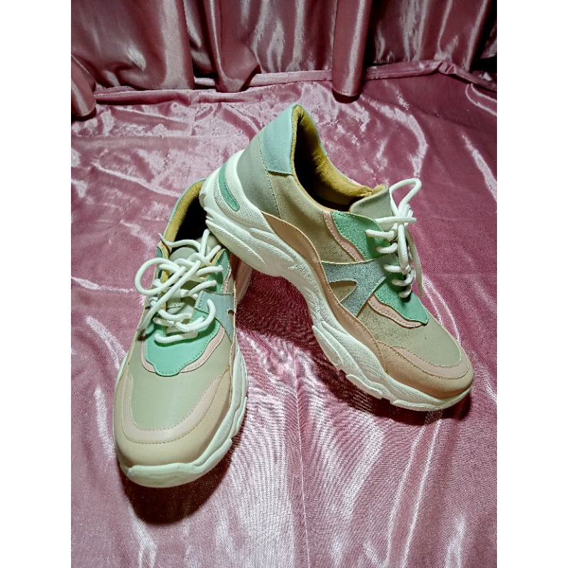Jual sneakers wanita (adorable project) | Shopee Indonesia