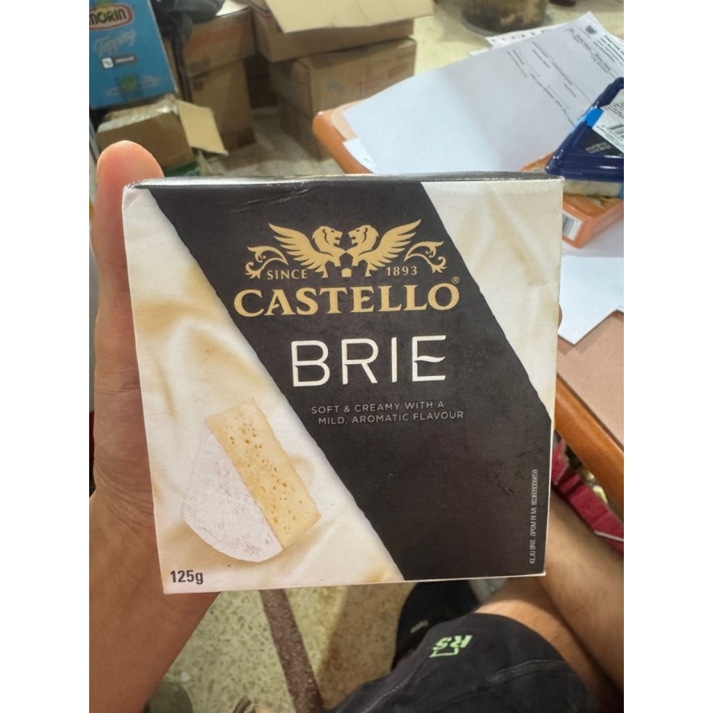 Jual Brie Cheese Castello / Keju Brie Castello - 125 Gram | Shopee ...