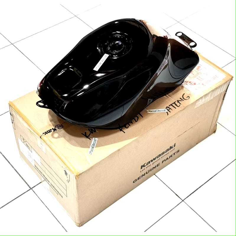 Jual TANKI TANGKI BENSIN NINJA RR OLD MEREK ORIGINAL FUEL TANK NINJA RR ...
