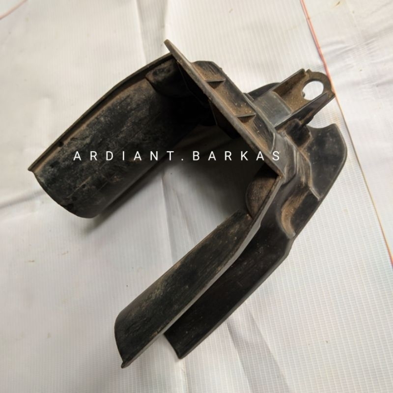 Jual Cover sambungan spakbor depan astrea grand legenda original ...