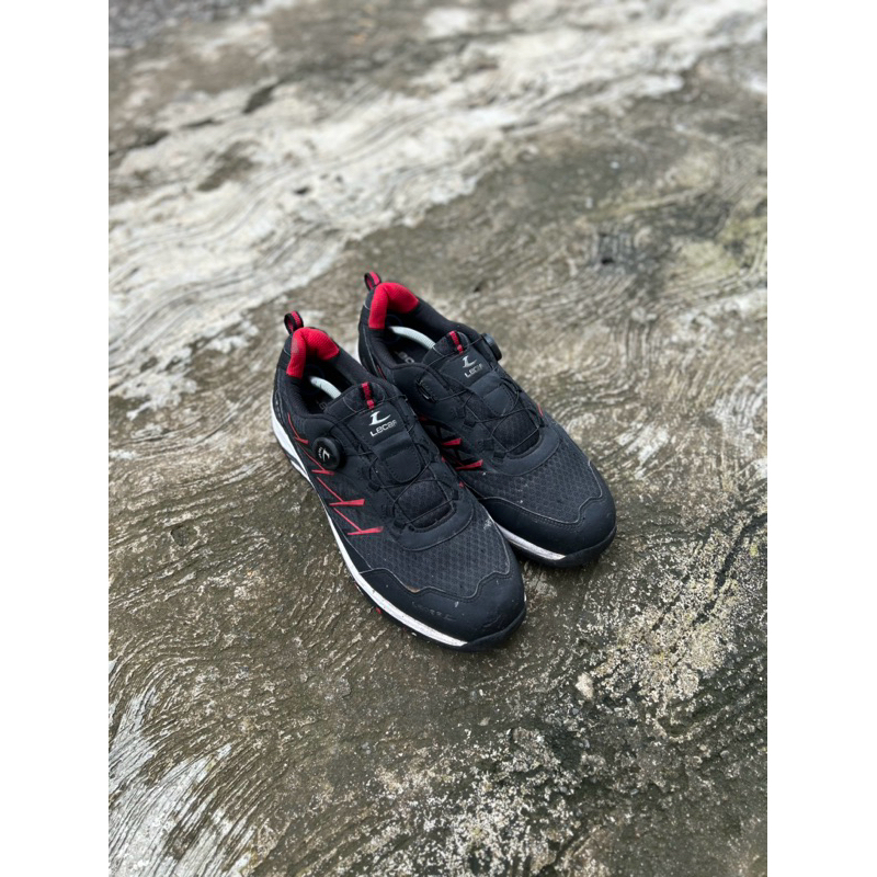 Jual Sepatu gunung second original Lecaf | Shopee Indonesia