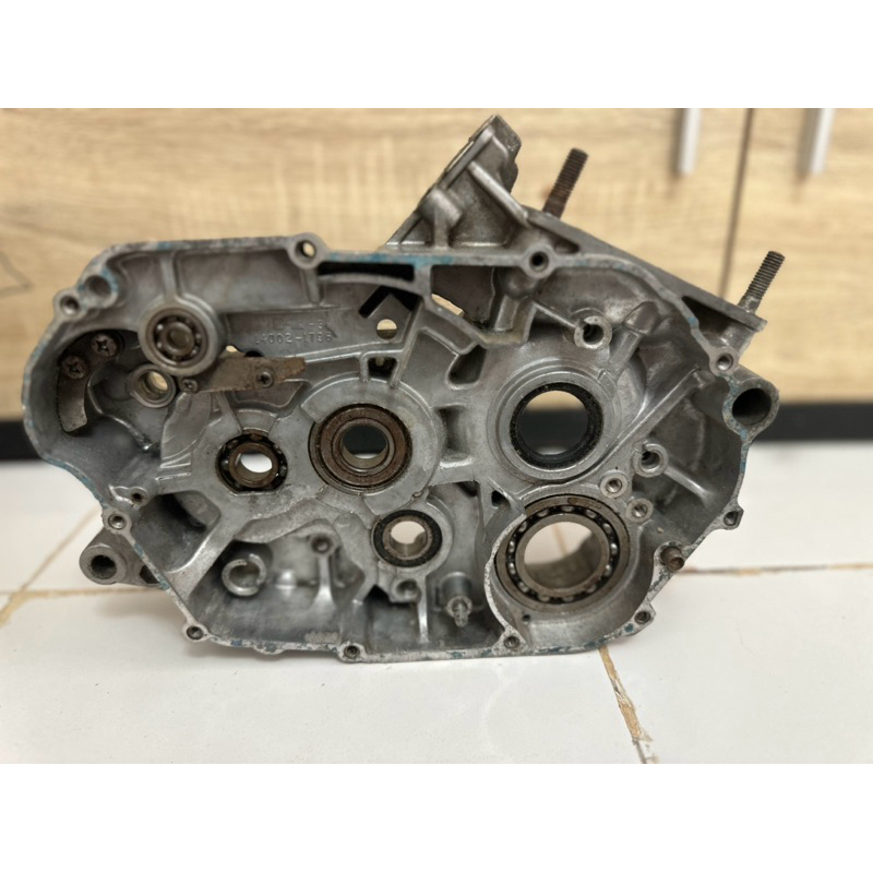 Jual crankcase blok mesin bawah ninja r 2 tak kanan original cabutan | Shopee Indonesia
