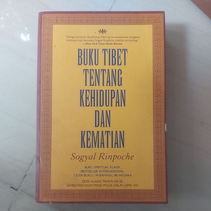Jual BUKU TIBET TENTANG KEHIDUPAN DAN KEMATIAN by Sogyal Rinpoche ...