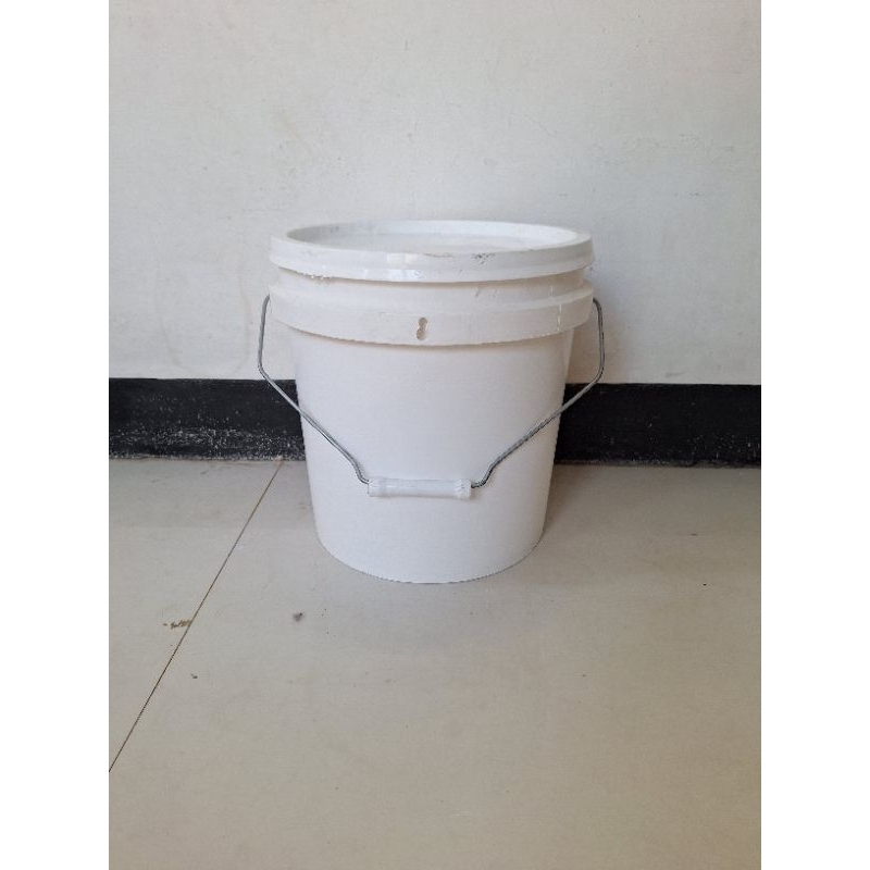 Jual Ember 10kg 10Liter Putih Polos Gagang Besi | Shopee Indonesia