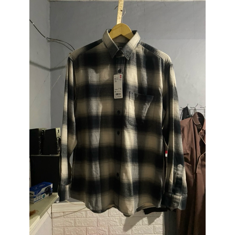 Jual flannel uniqlo veterano BNWT ( barang baru ) | Shopee Indonesia