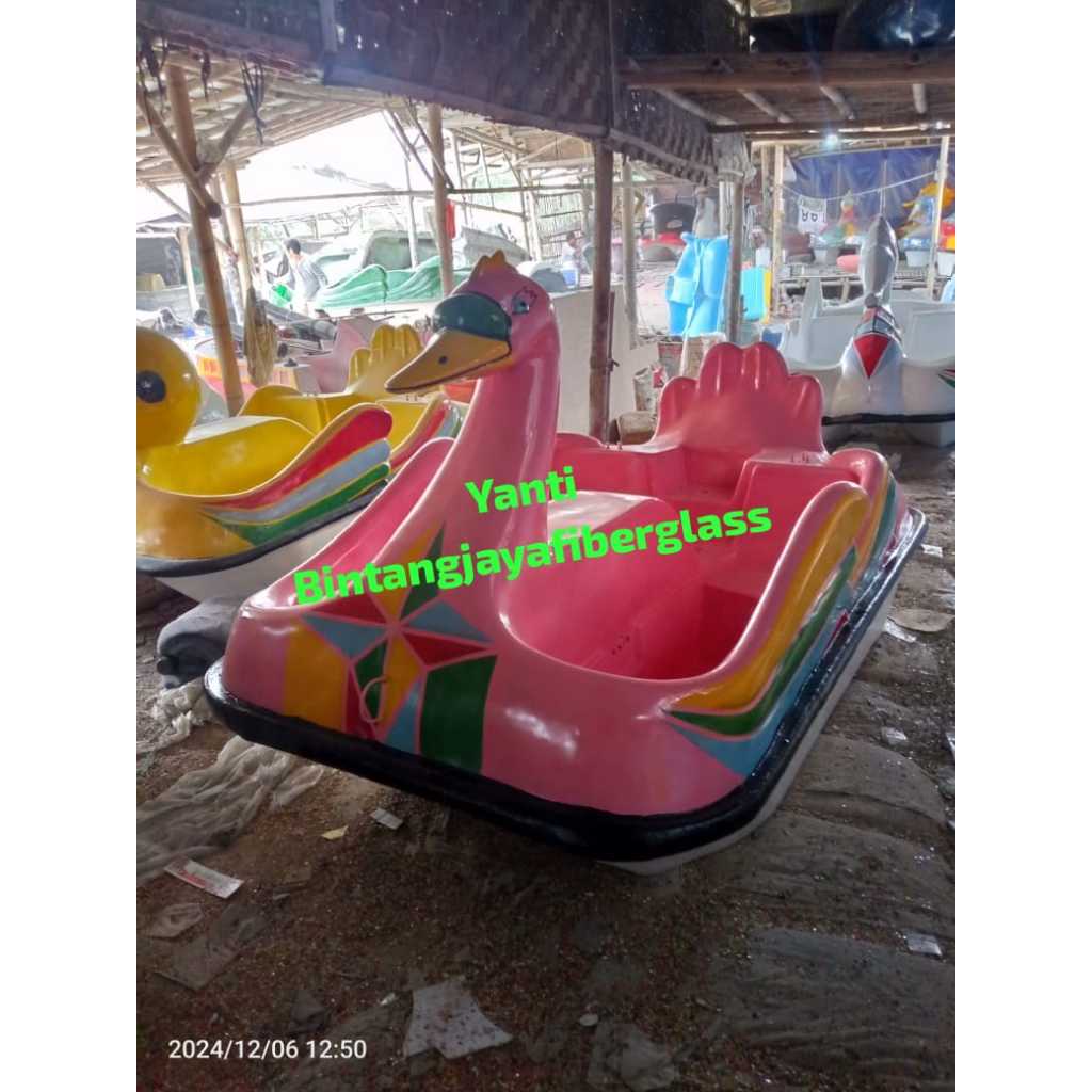 Jual sepeda air bebek sedang,bebek bebekan gowes,perahu wisata danau ...