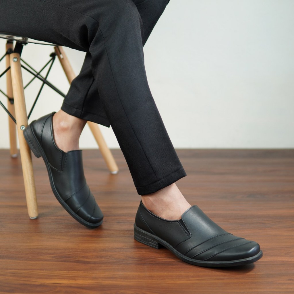 Jual Premium Sepatu Pantofel Pria Pantofel Hitam Pria Sepatu Pantopel ...