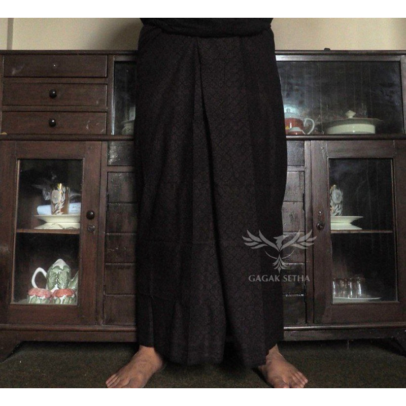 Jual Gagak Setha Sarung Batik Tradisional | Kawung Srintil | Shopee ...