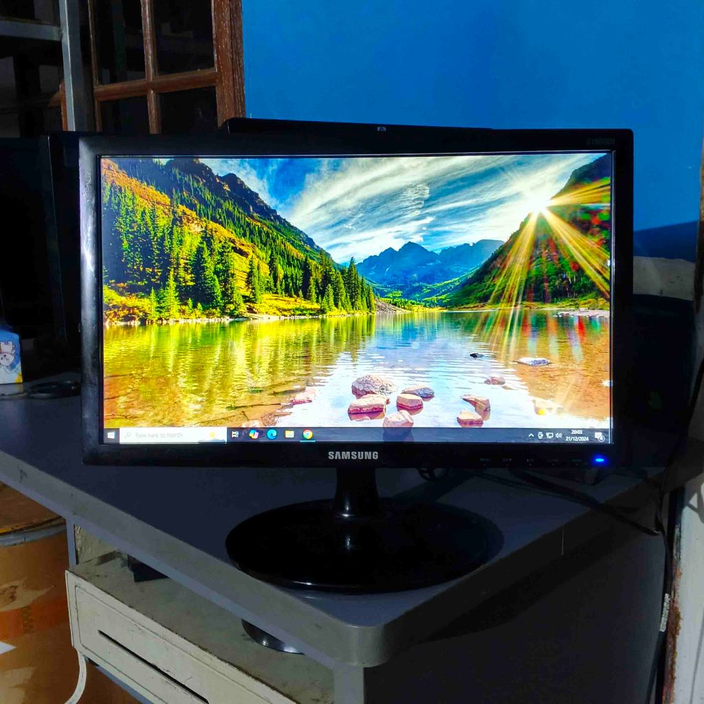 Jual Monitor Led Merk Samsung HDMI Ukuran Layar 19 Inch Kondisi Segel ...