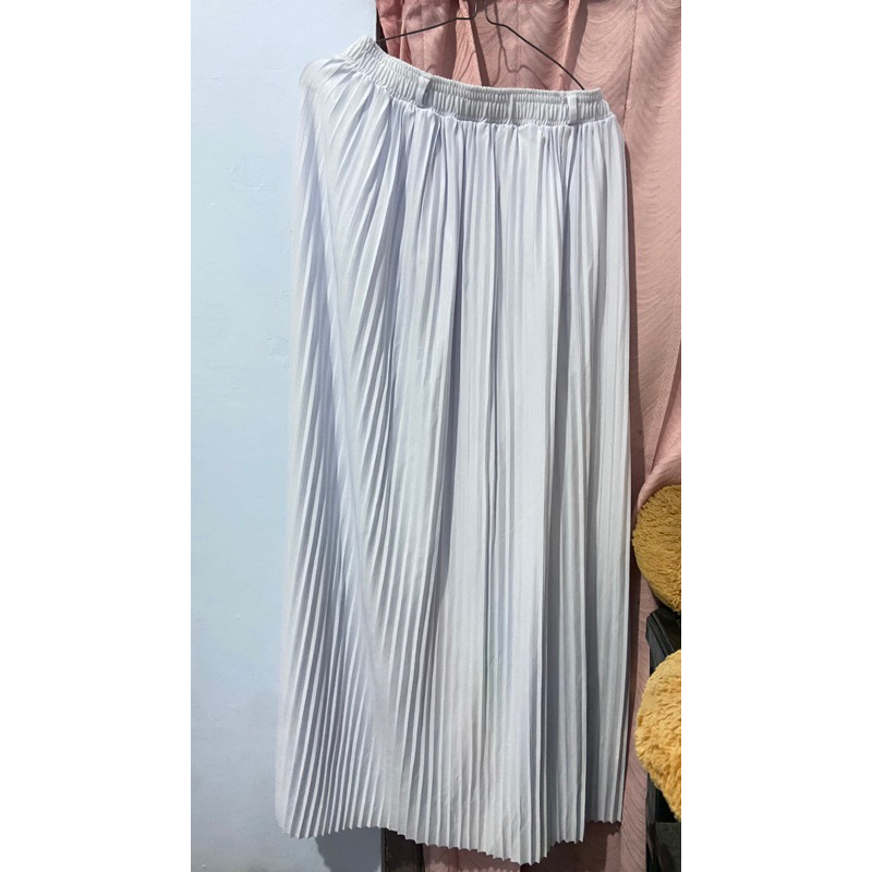 Jual (preloved) rok plisket putih | Shopee Indonesia