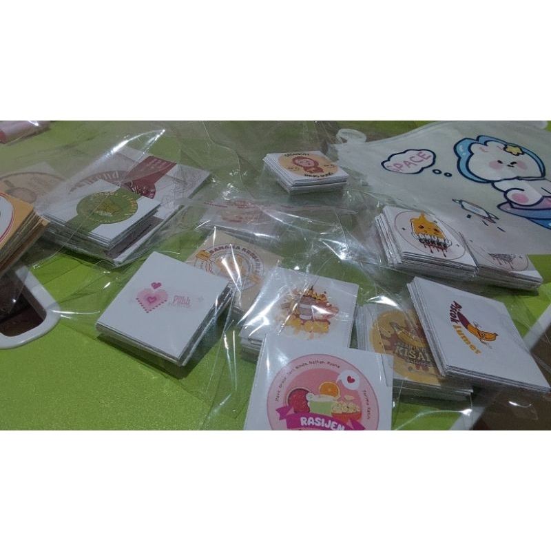 Jual Cetak Stiker 4x4 cm cutting kotak | Shopee Indonesia