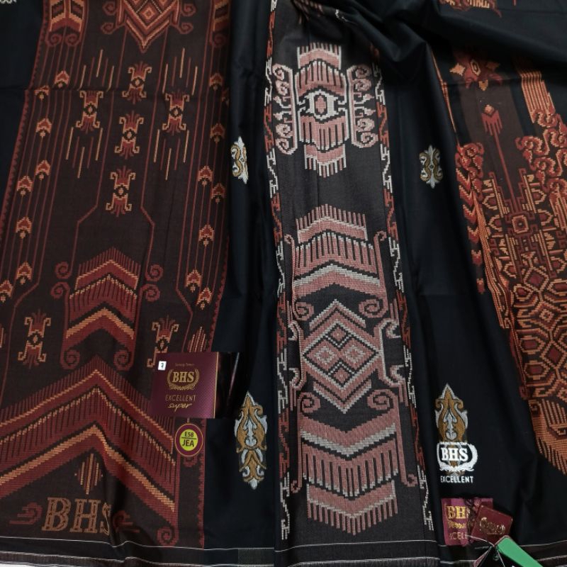 Jual SARUNG BHS EXCELLENT SUPER GOLD E58 JEA 7 HITAM JACQUARD | Shopee ...