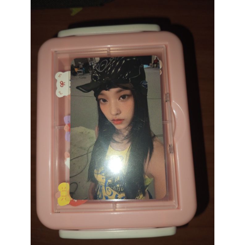 Jual pc official haerin NEW JEANS | Shopee Indonesia