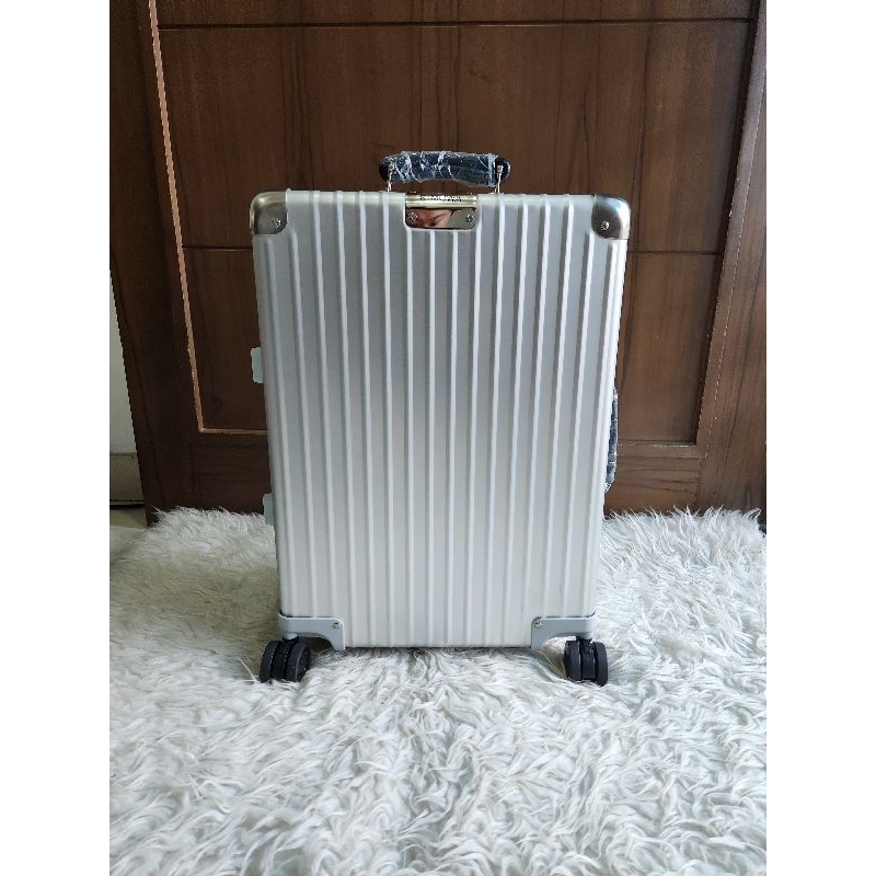 Jual Koper Rimowa Classic 20 Inch Cabin Silver | Shopee Indonesia